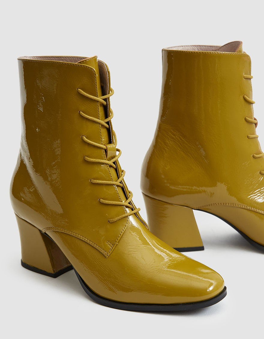 The Square-Toe Boots Trend Is Back — Here's How To Wear It