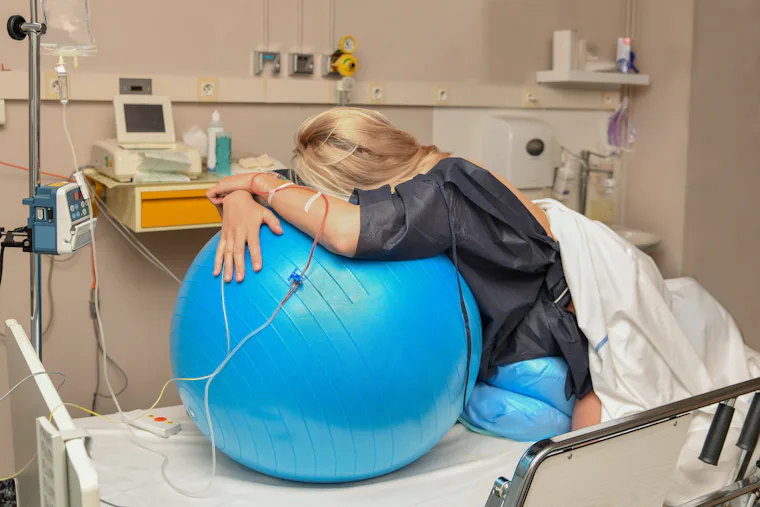 When Is It Too Late For An Epidural? Experts Explain How Long You Have ...