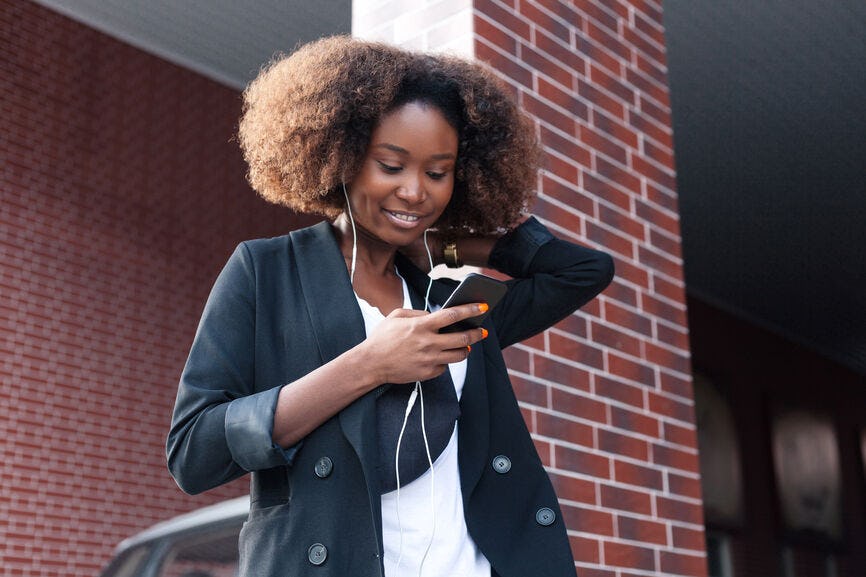 How To DM Your Crush: 25 Conversation Starters To Break The Ice