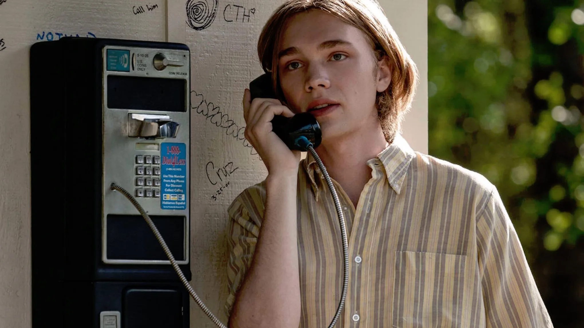 Who Plays Miles In Looking For Alaska Charlie Plummer Is Pudge who-plays-miles-in-looking-for-alaska-charlie-plummer-is-pudge