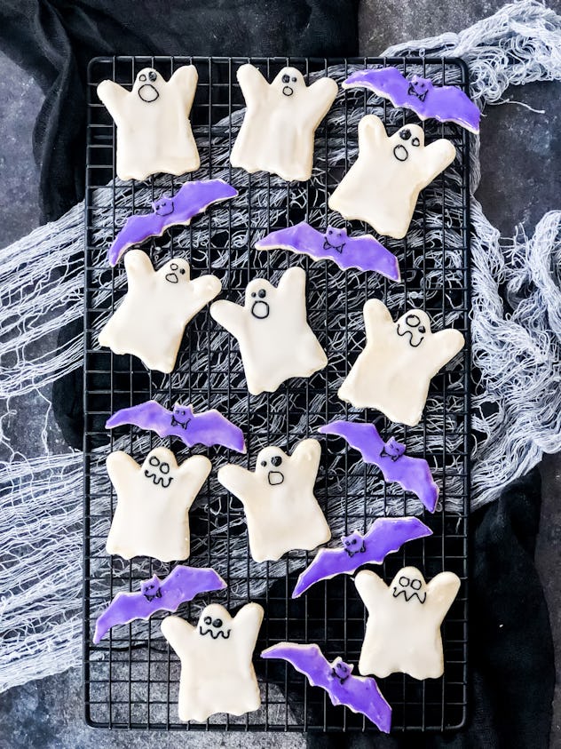 20 Halloween Treats For The Classroom To Impress All The Little Ghouls