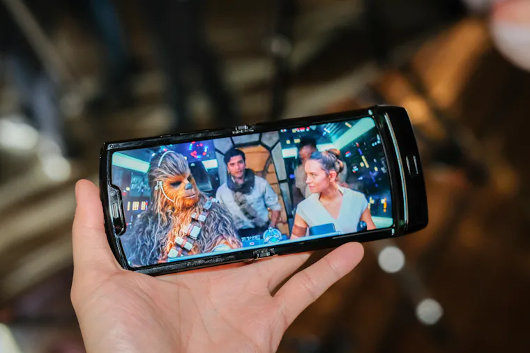 The new Motorola razr is an outrageous revival of an iconic flip phone