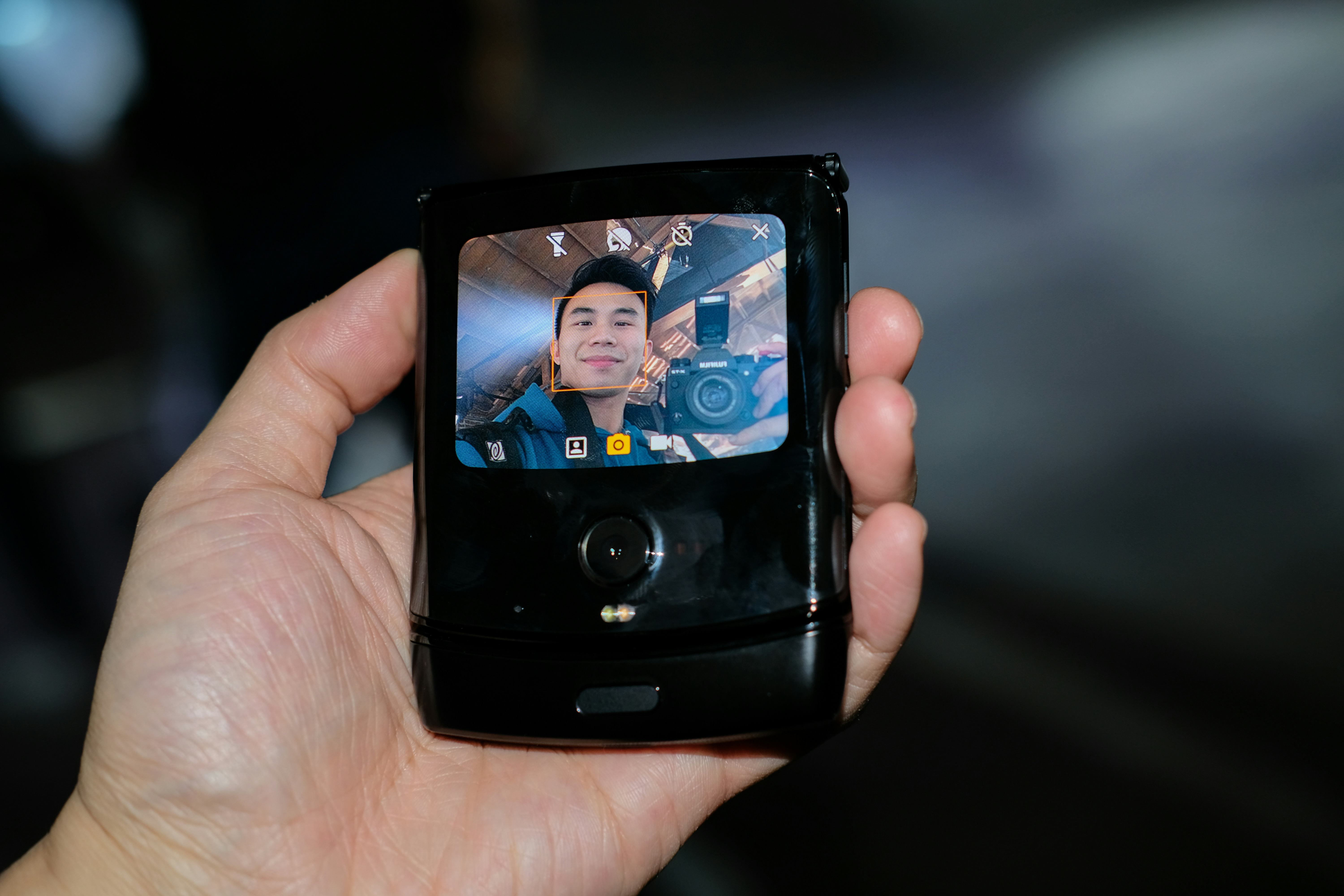 The new Motorola razr is an outrageous revival of an iconic flip phone