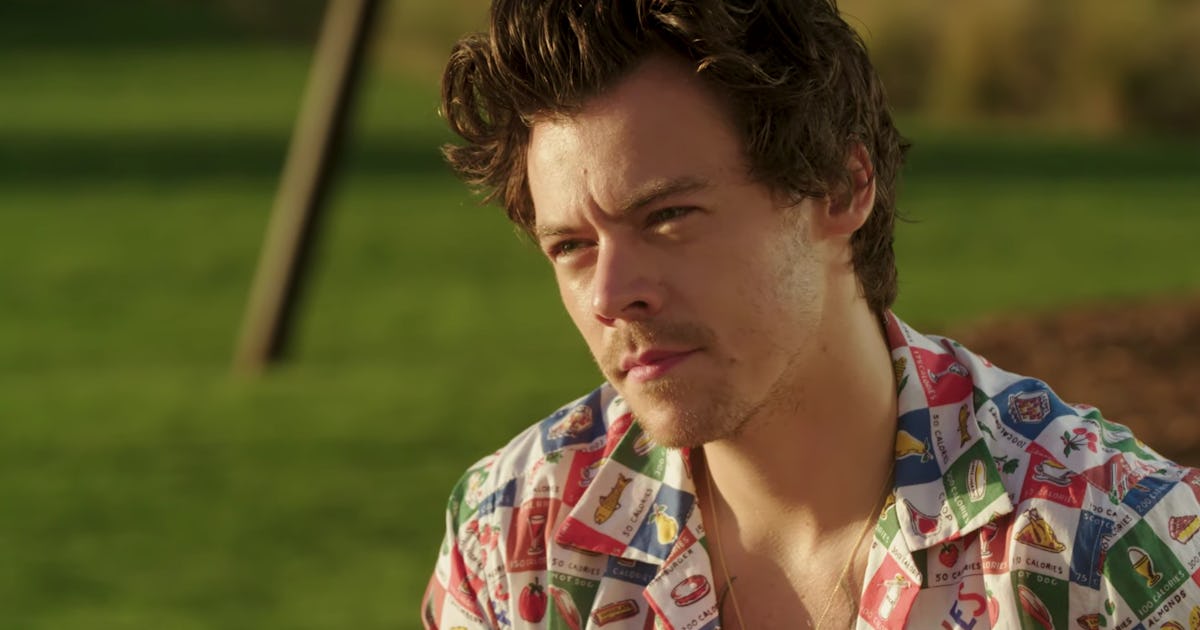 Harry Styles Says Hes So Uncomfortable Being A Sex Symbol