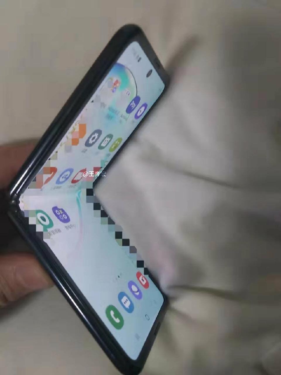 Samsung's "Galaxy Fold 2" might have more durable bendable glass display