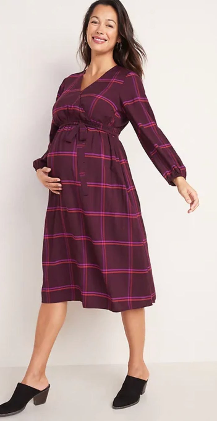 12 Maternity Holiday Dresses That'll Make You *Want* To Go To Parties