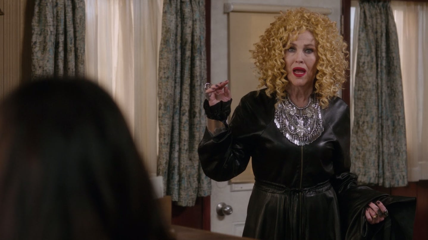 18 Moira Wigs From 'Schitt's Creek' More Dramatic Than The Jazzagal Herself