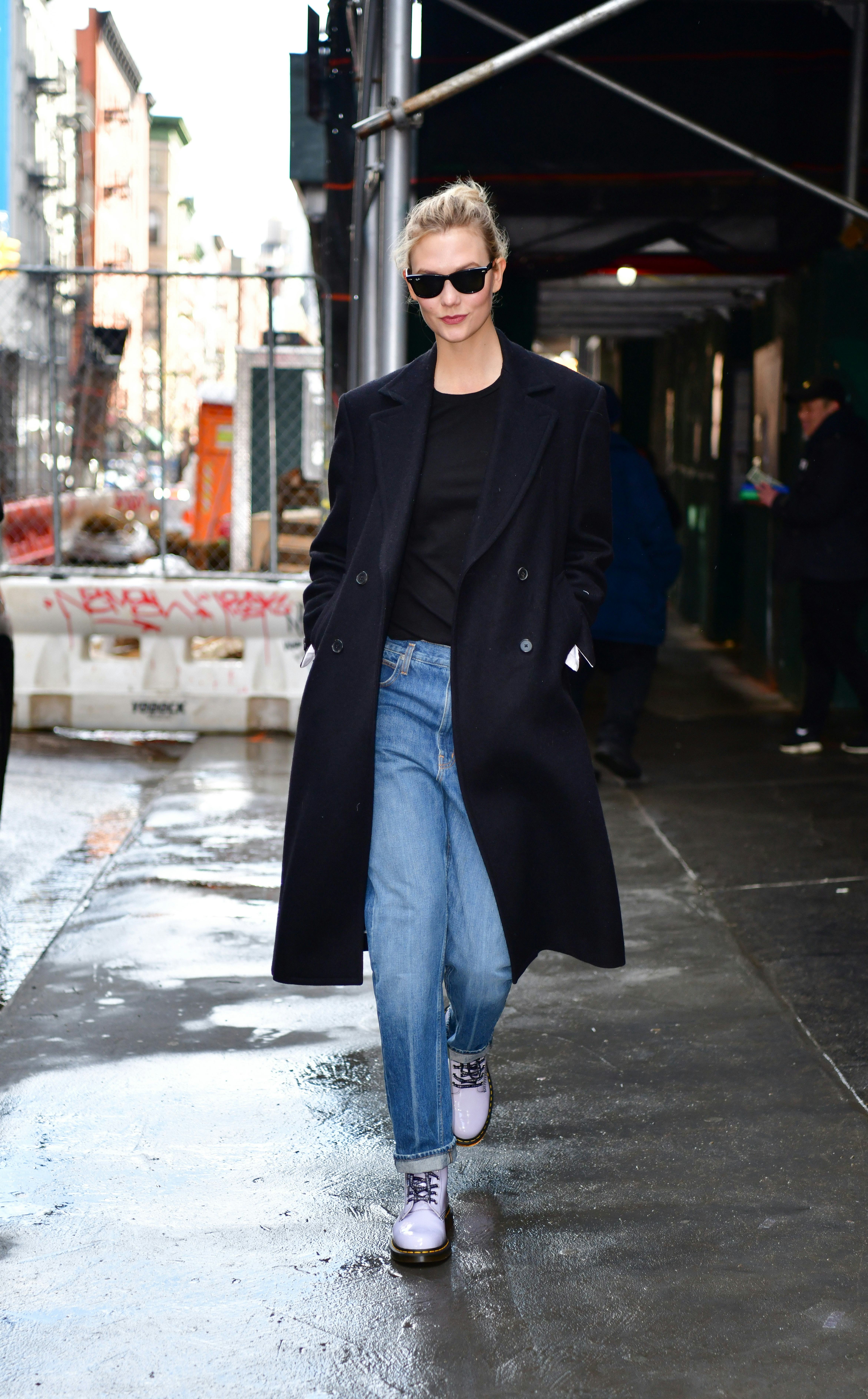 Karlie Kloss’ Lavender Combat Boots Are A Bold Approach To The ‘90s Trend