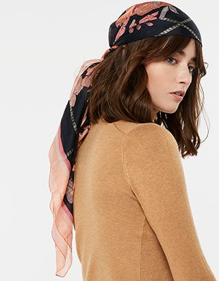 5 Best Silk Hair Accessories To Protect Your Locks & Keep Your Blowdry ...