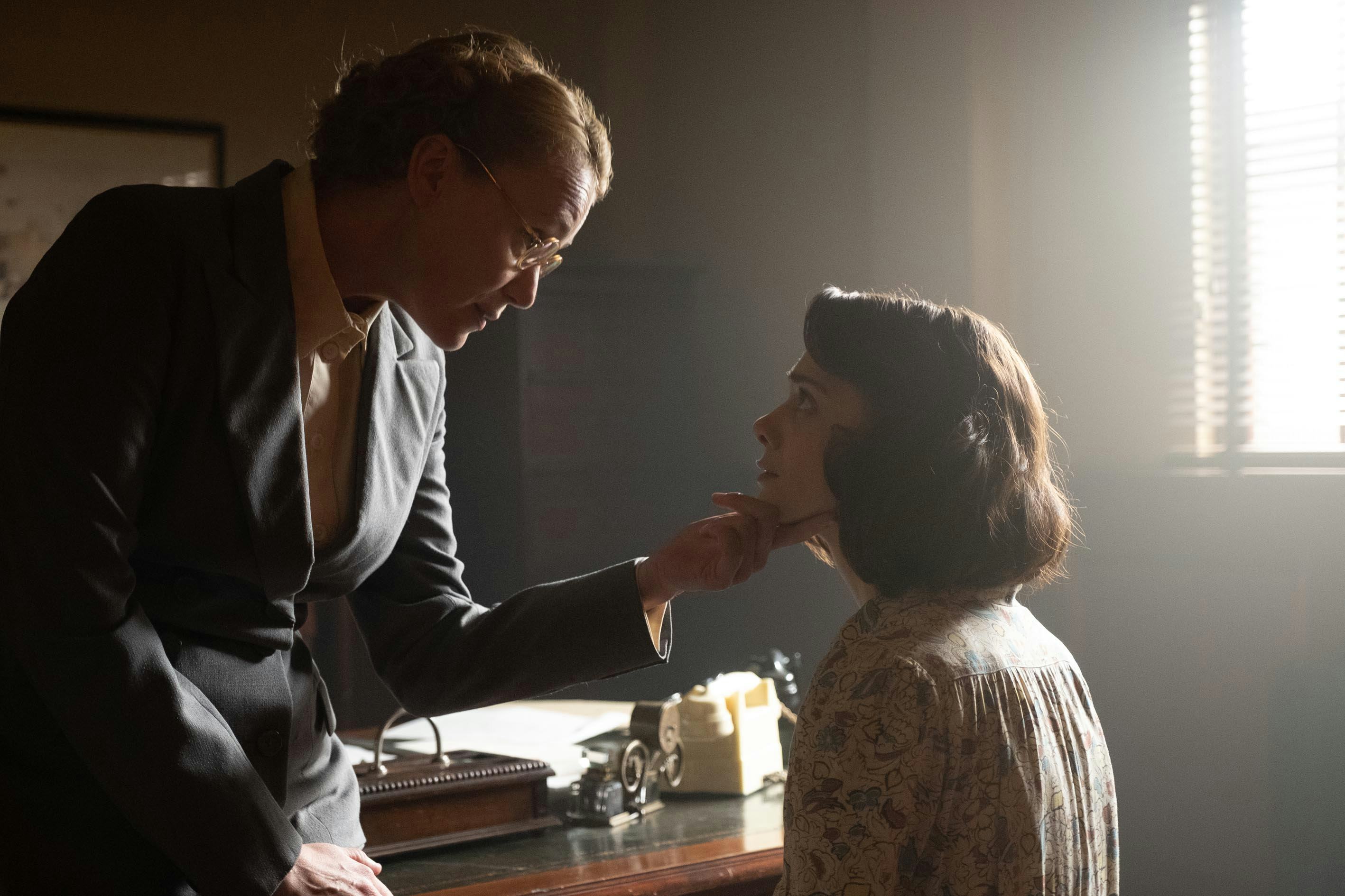 Who Is Emma Appleton? The Actor Playing Feef In 'Traitors' Is No ...