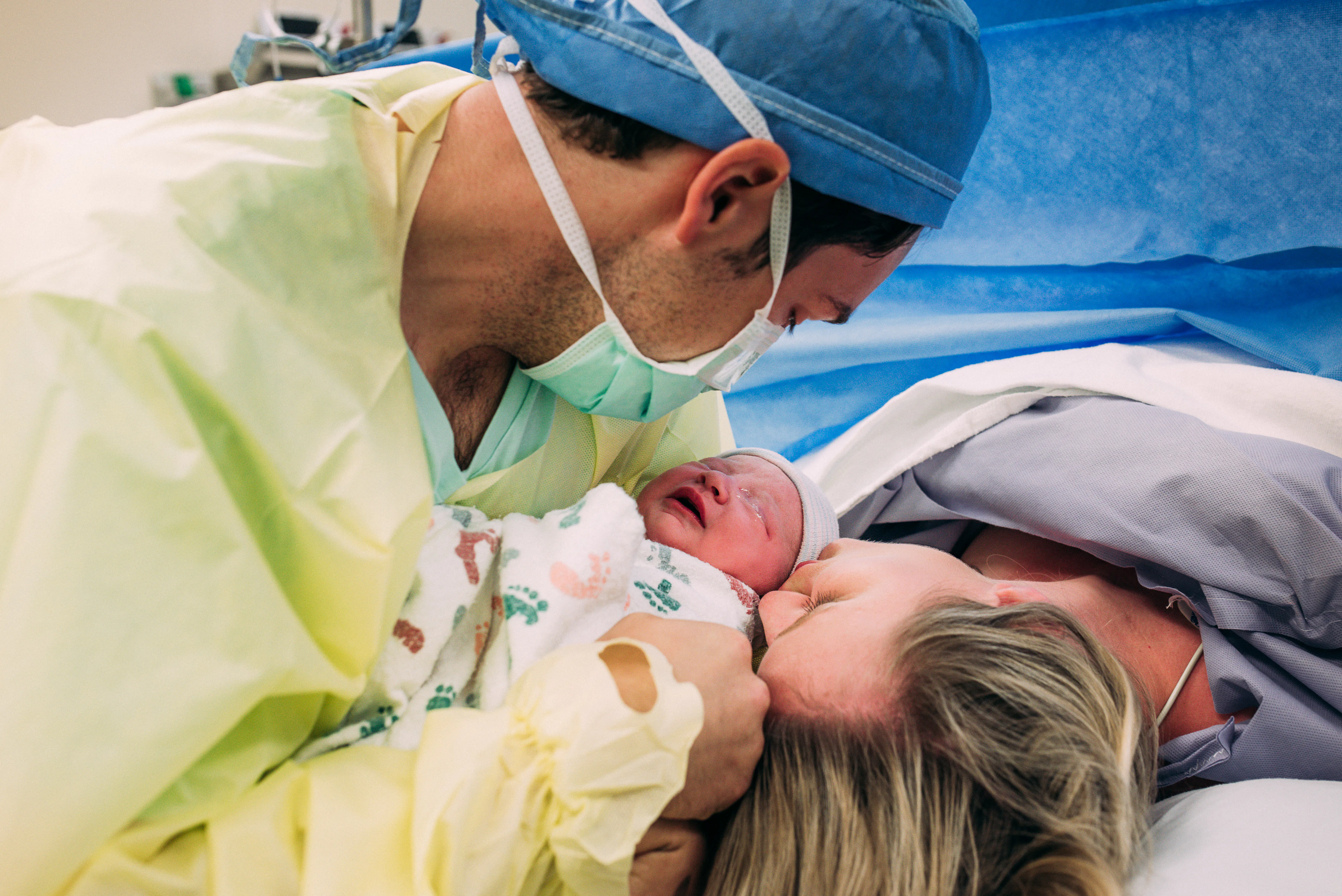 22 C-Section Birth Photos That Prove They're Just As Intense & Powerful ...