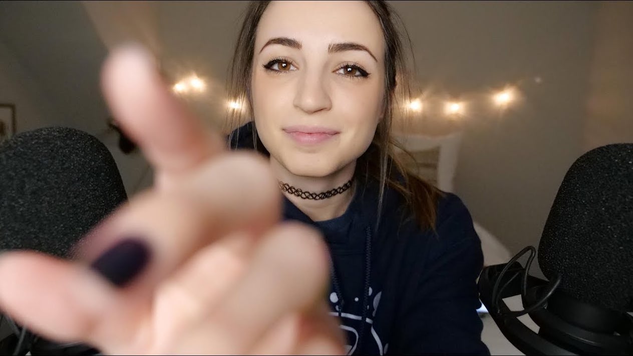 7 ASMR Videos For Sleep You Can Watch If You’re Having Trouble Drifting Off 7 ASMR Videos For Sleep You Can Watch If You’re Having Trouble Drifting Off