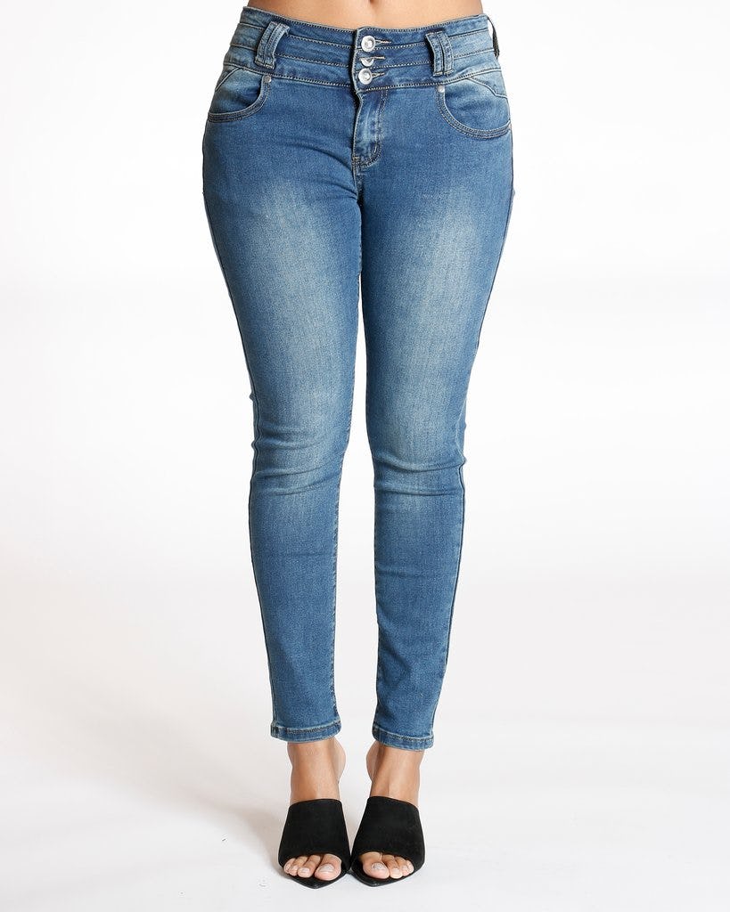 The Best Plus-Size Jeans According To 8 Fashion Influencers