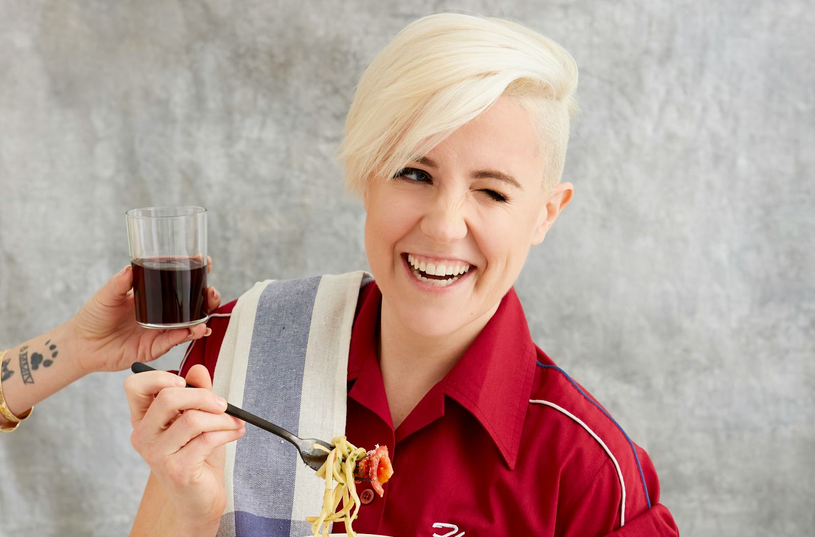 Hannah Hart Is Returning To 'My Drunk Kitchen' With A Holiday-Themed ...