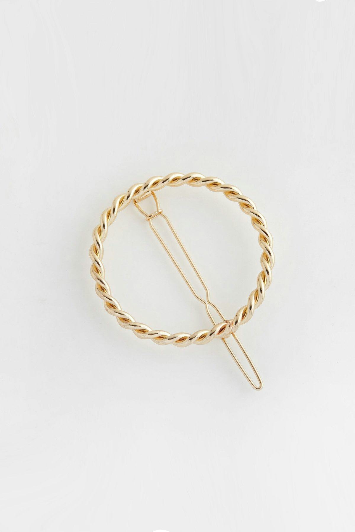 13 Gold Wedding Hair Accessories That Are Subtle, But Stunning