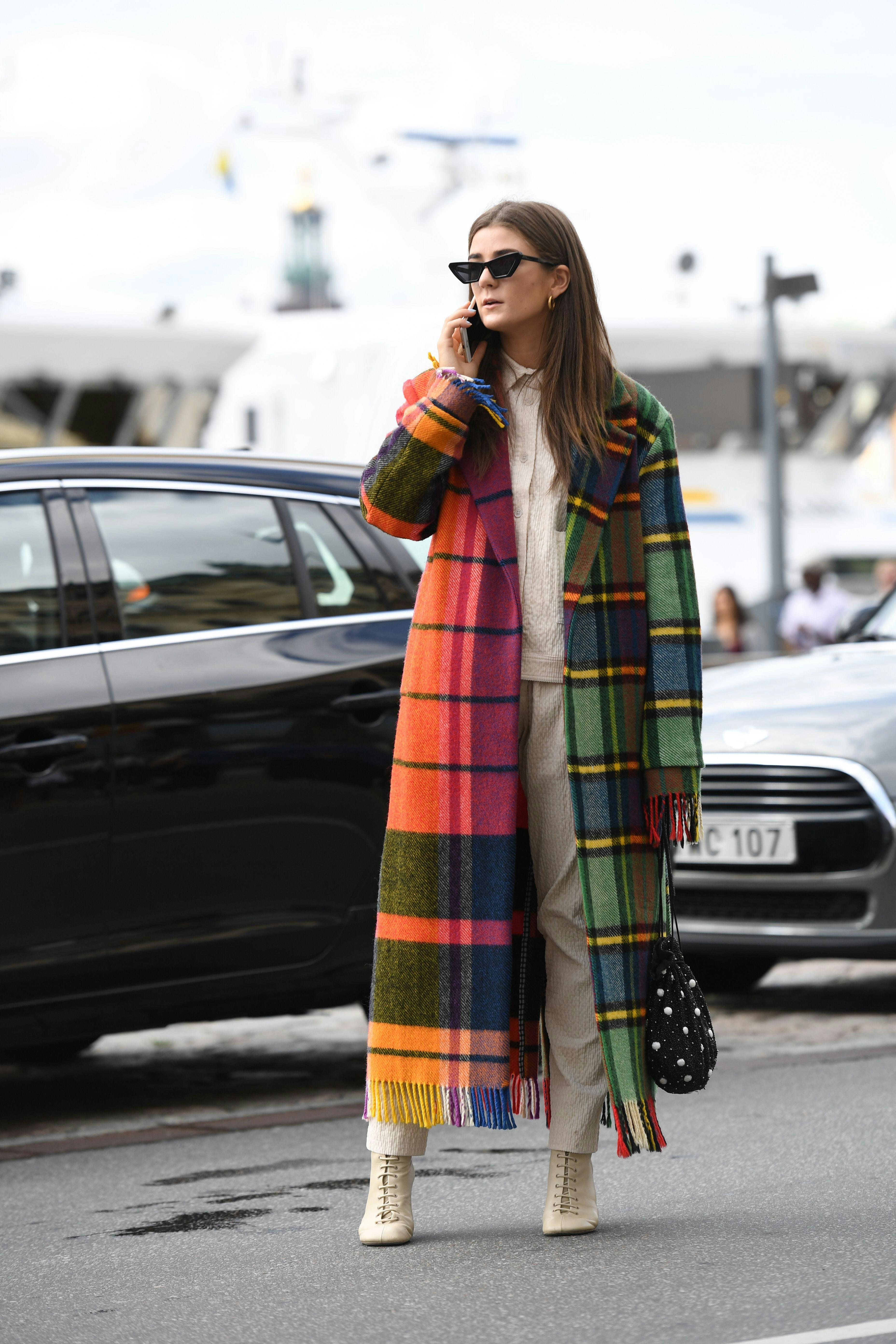 How To Style A Statement Coat: 16 Cool Outfit Ideas That Aren't ...