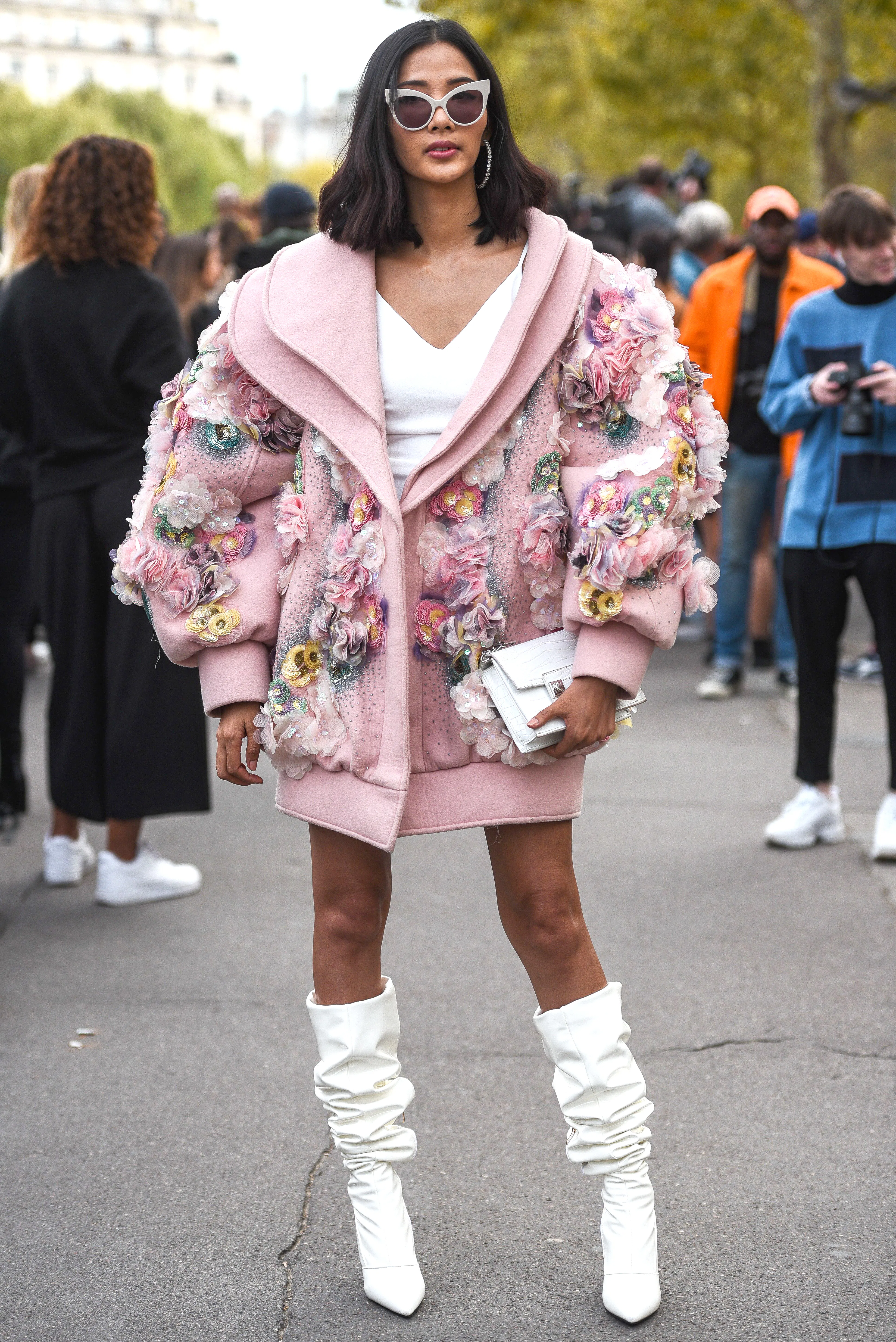 How To Style A Statement Coat: 16 Cool Outfit Ideas That Aren't ...