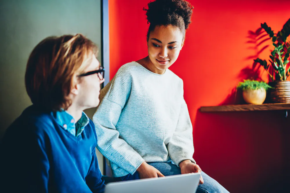 8 Relationship Problems Smart People Tend To Have