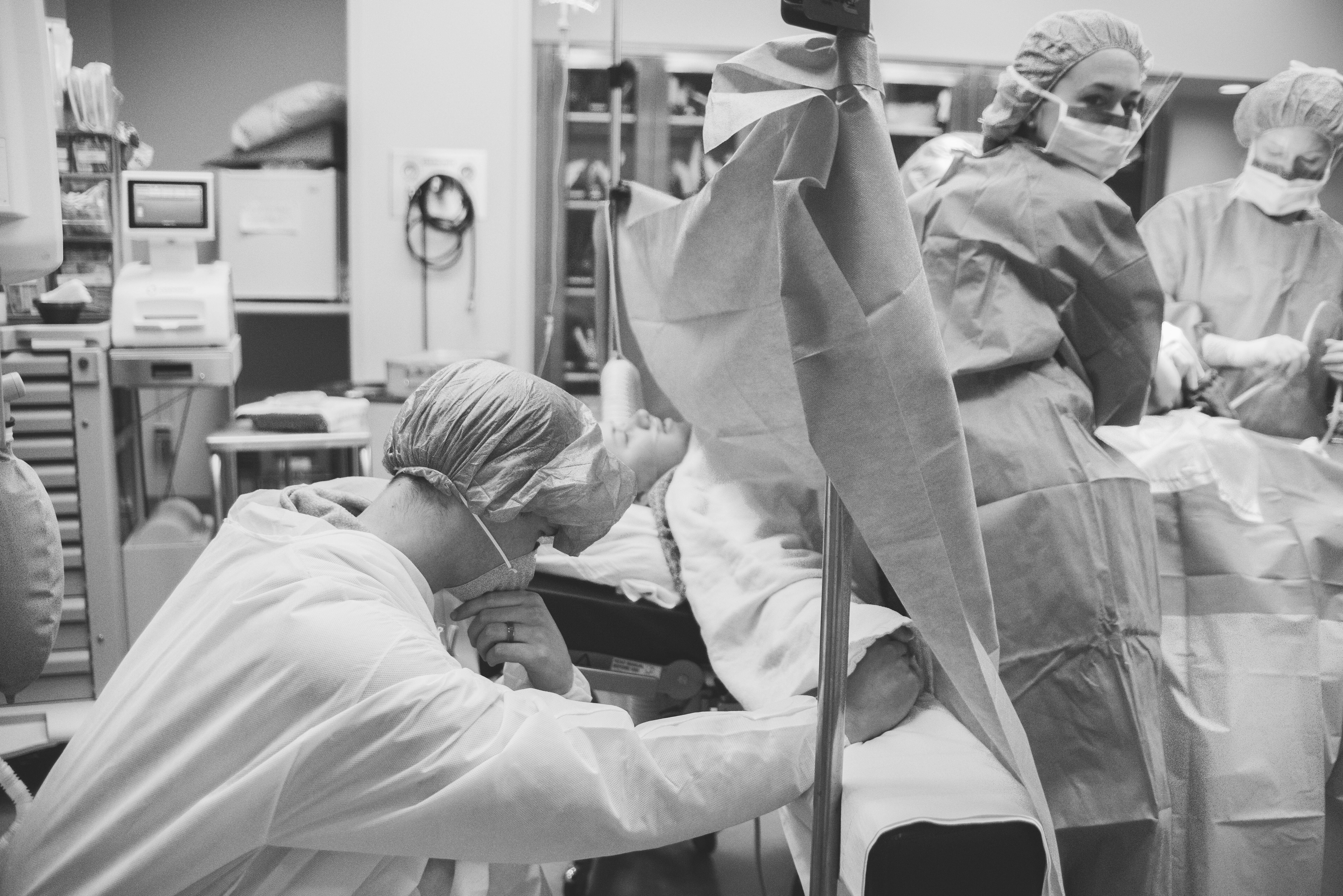 22 C-Section Birth Photos That Prove They're Just As Intense & Powerful ...