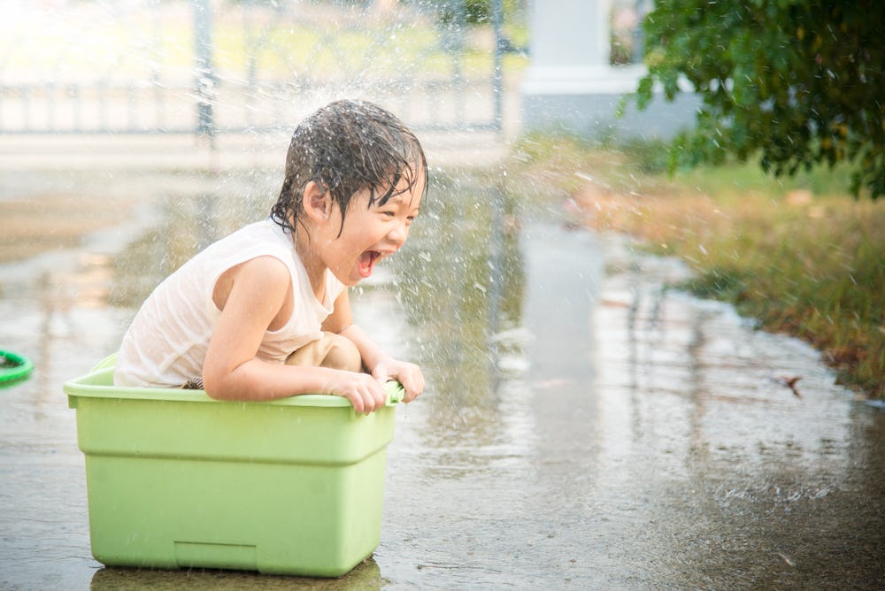 Why Do Kids Love Playing In Water So Much? Experts Explain This ...