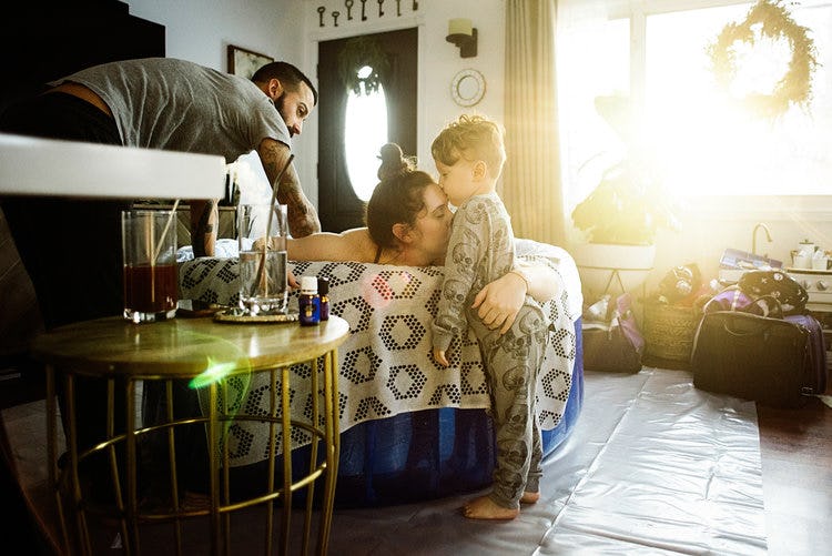 11 Photos Of Siblings At Births, That Are More Wild & Powerful Than You ...