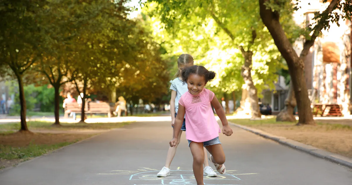 13 Outdoor Games To Play With Kids That You Totally Forgot About The 13 Outdoor Games To Play With Kids That You Totally Forgot About The