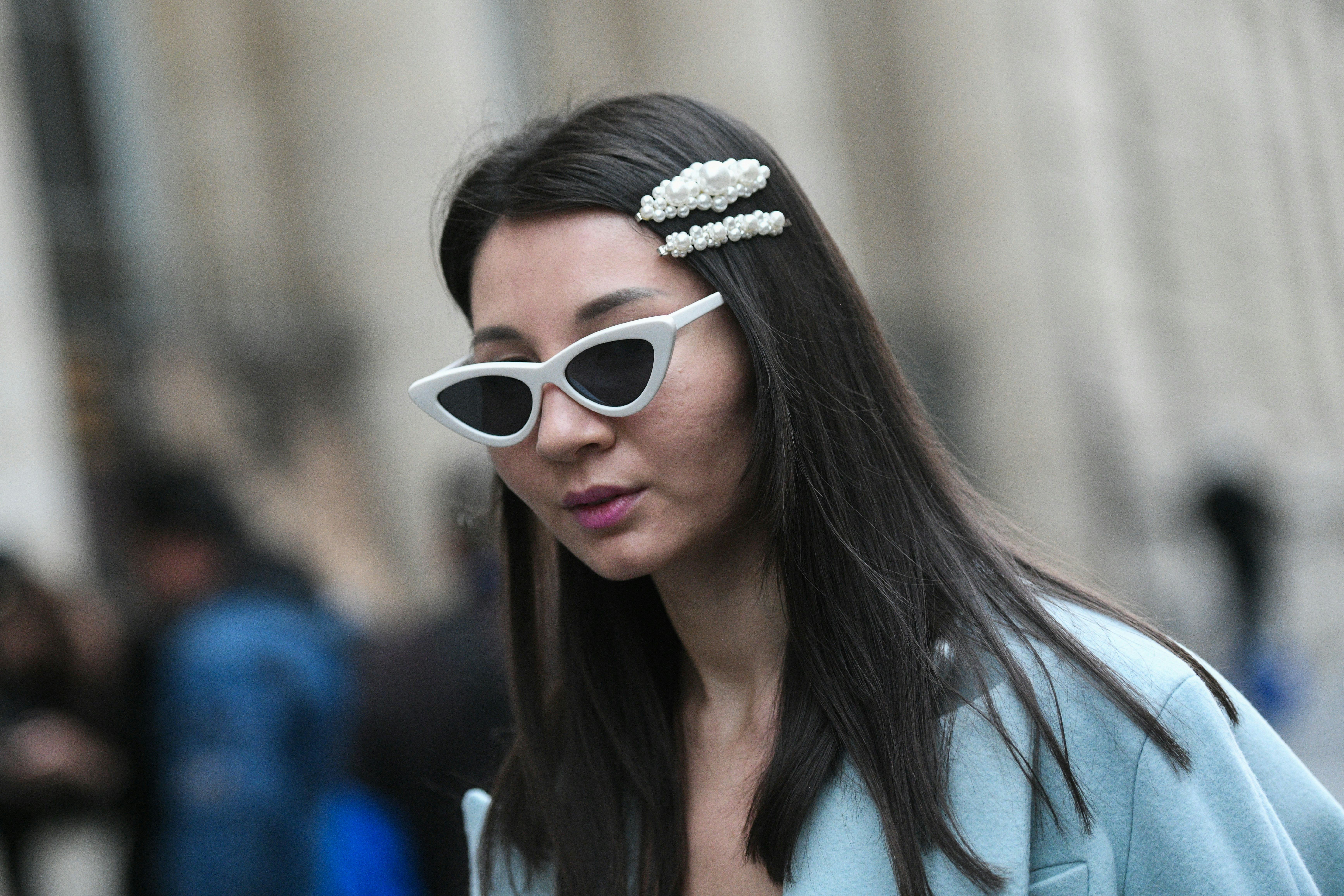 How To Wear Barrettes In 2019 Without Looking Like A Grade-Schooler