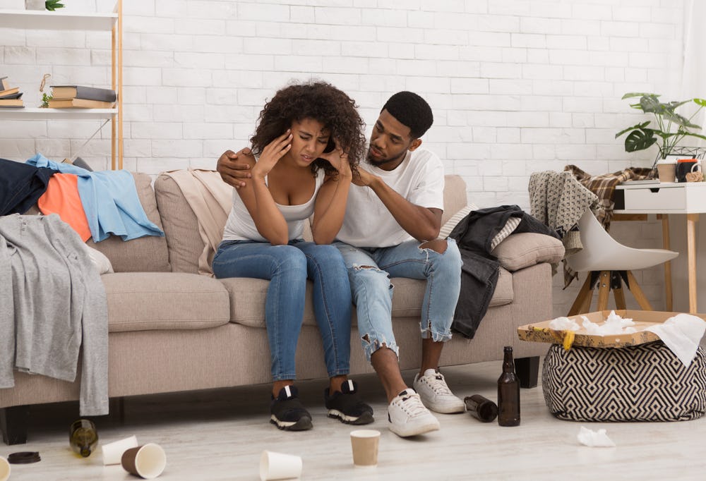 5 Ways Clutter Affects A Man's Brain Differently Than A Woman's