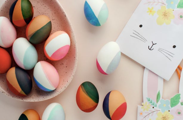Easy Color-Blocked Eggs How-To, Because You Are Stepping It Up This Easter