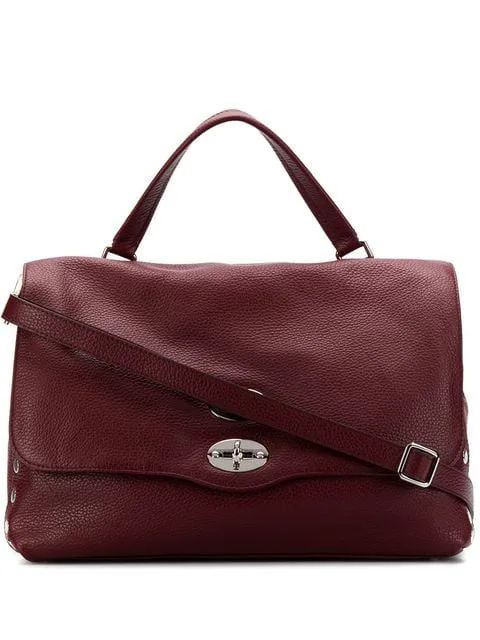 Sienna Miller’s Leather Tote Bag Has Defined Her Spring Wardrobe