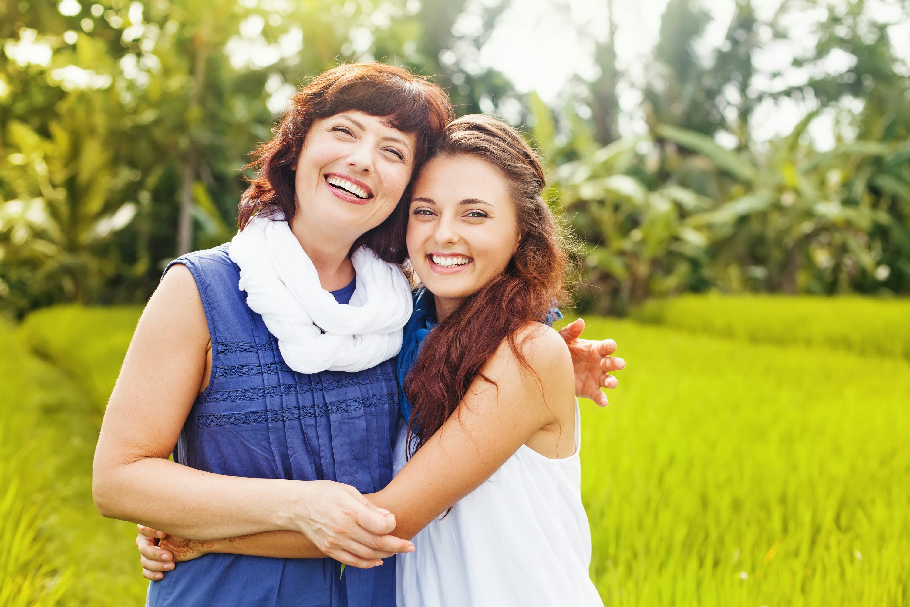Why Your Cool Aunt Is The Best Friend & Role Model You Could Ask For