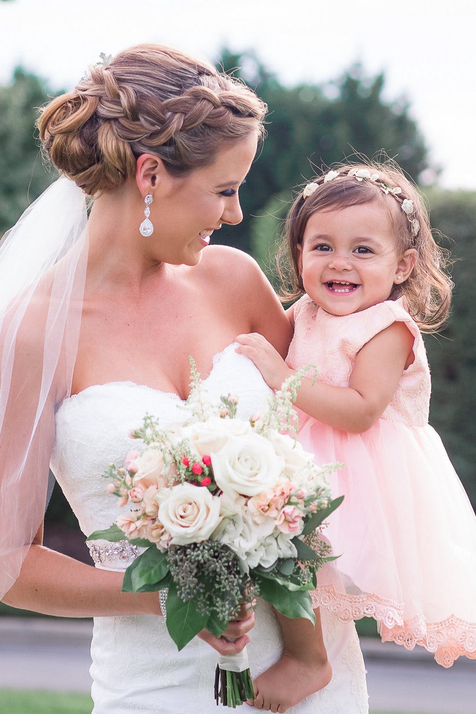 24 Stunning Photos Of Brides & Their Kids That Redefine What Wedded ...
