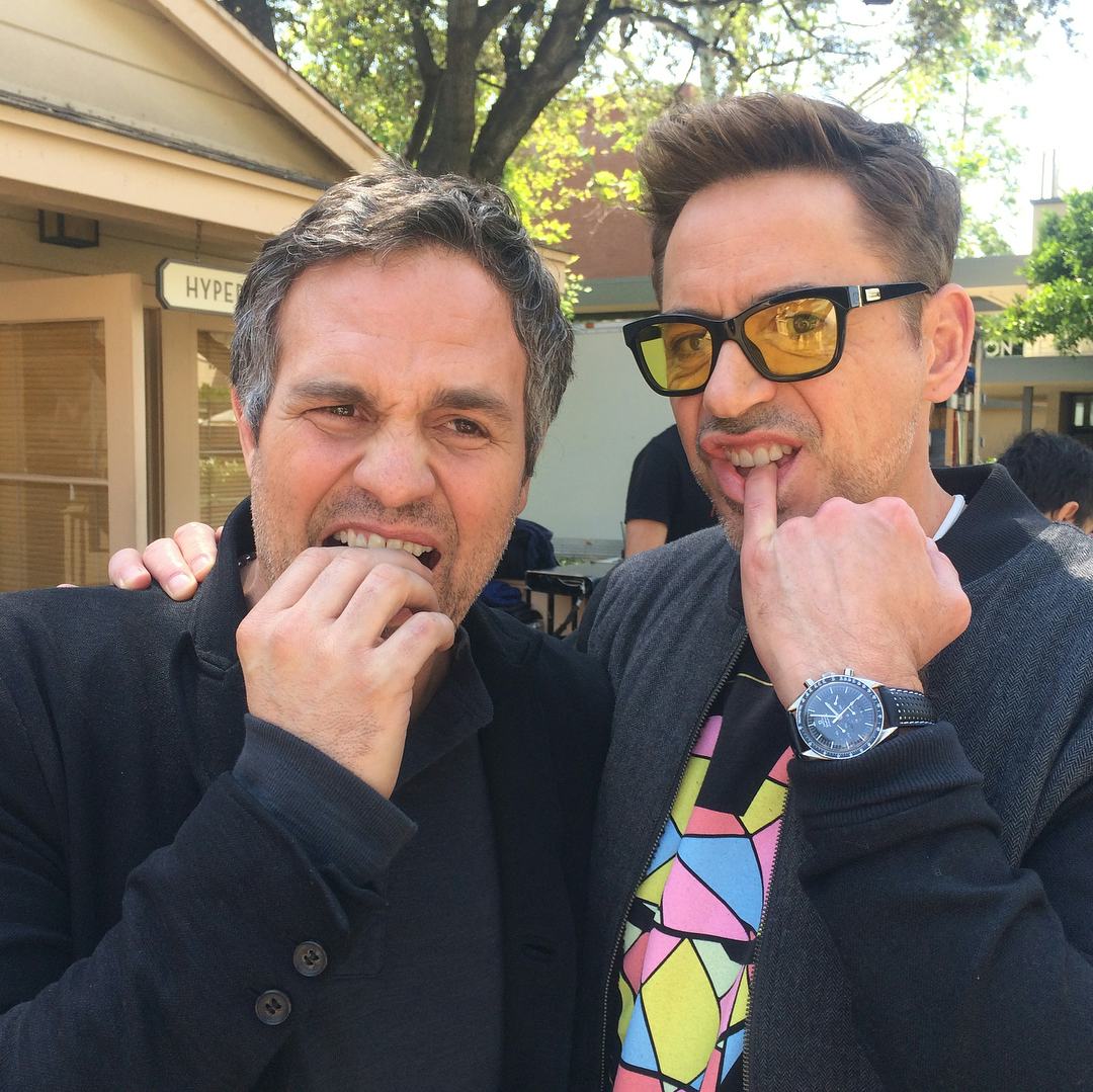 21 Photos Of The 'Avengers' Cast Being Friends In Real Life, Because ...