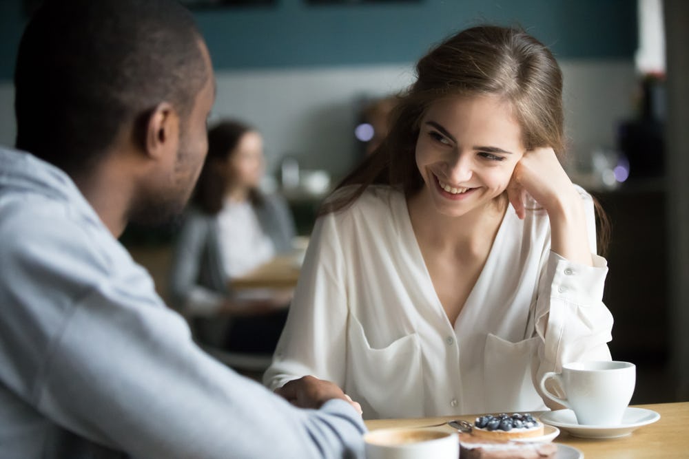 9 Small But Effective Gestures That Make People Instantly Drawn To You