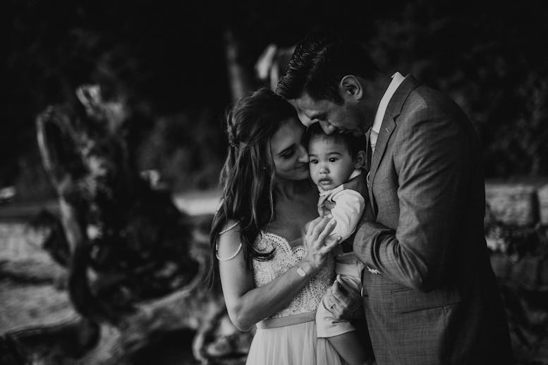 24 Stunning Photos Of Brides & Their Kids That Redefine What Wedded ...