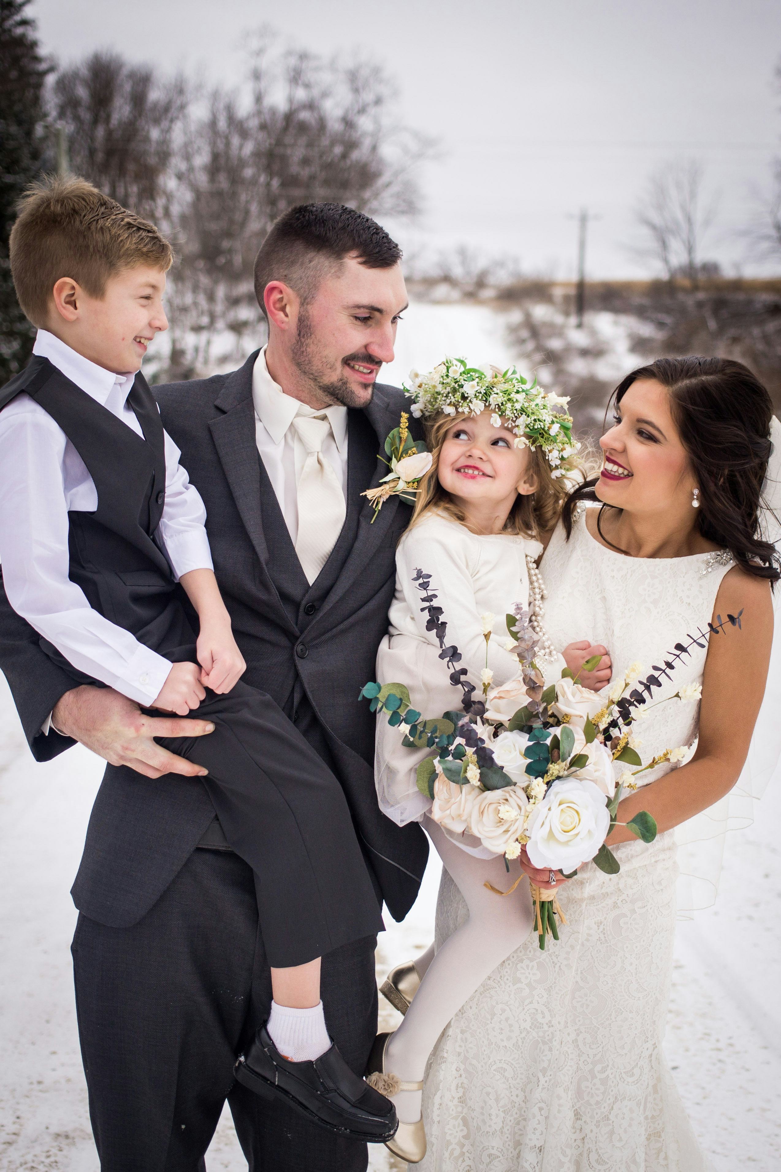 24 Stunning Photos Of Brides & Their Kids That Redefine What Wedded ...
