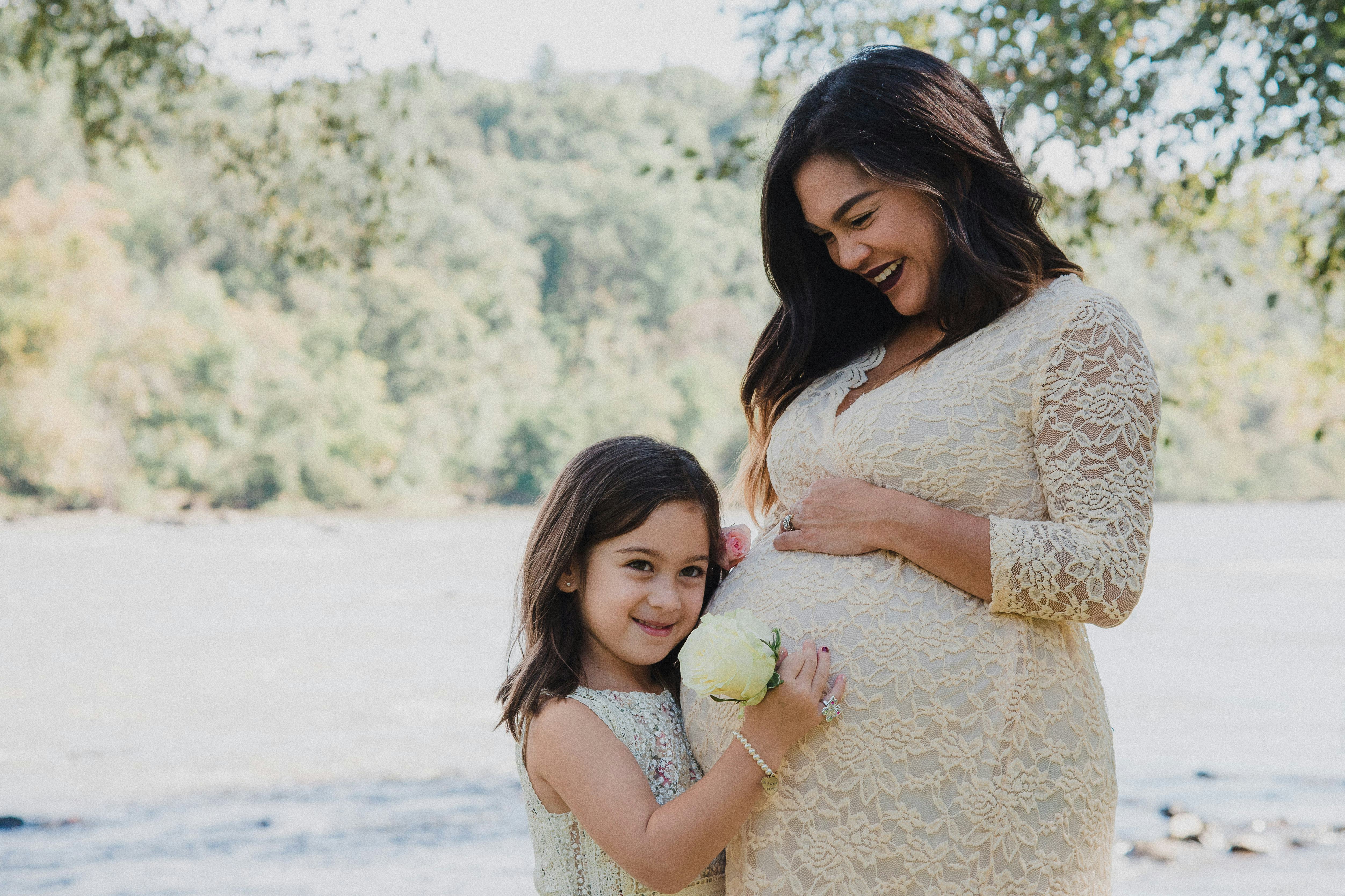 20 Photos Of Pregnant Brides That Prove Baby Bumps Are A Beautiful New ...