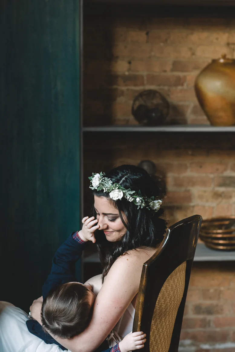 24 Beautiful Pictures Of Breastfeeding Brides That Will Take Your ...