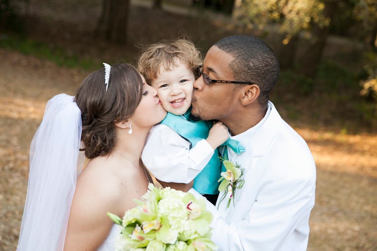 24 Stunning Photos Of Brides & Their Kids That Redefine What Wedded ...