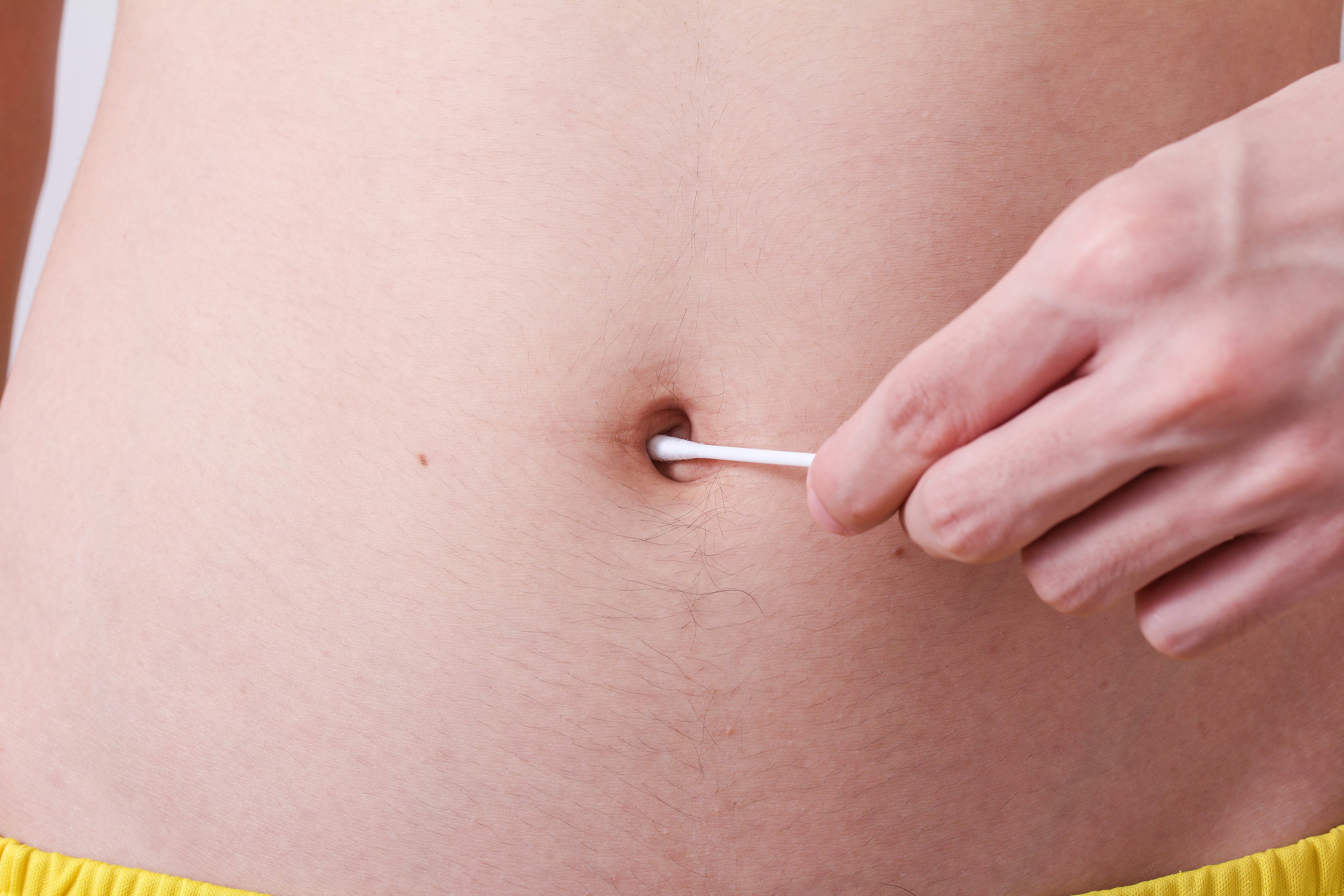 7 Facts About Belly Buttons That Are Fascinating & Weird