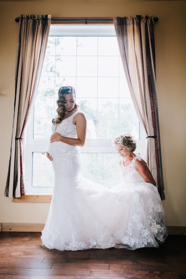 20 Photos Of Pregnant Brides That Prove Baby Bumps Are A Beautiful New ...