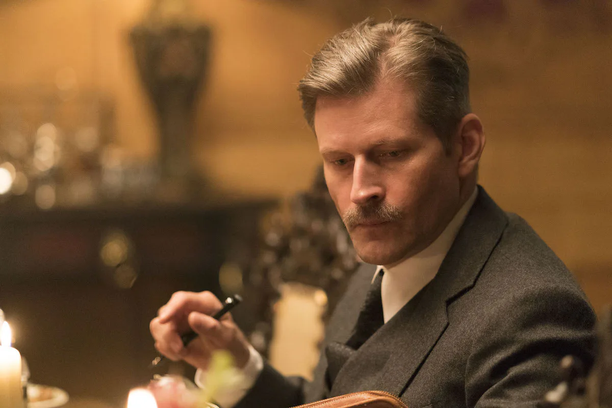 The 16 Creepiest Moments In ‘We Have Always Lived In The Castle’ Will ...