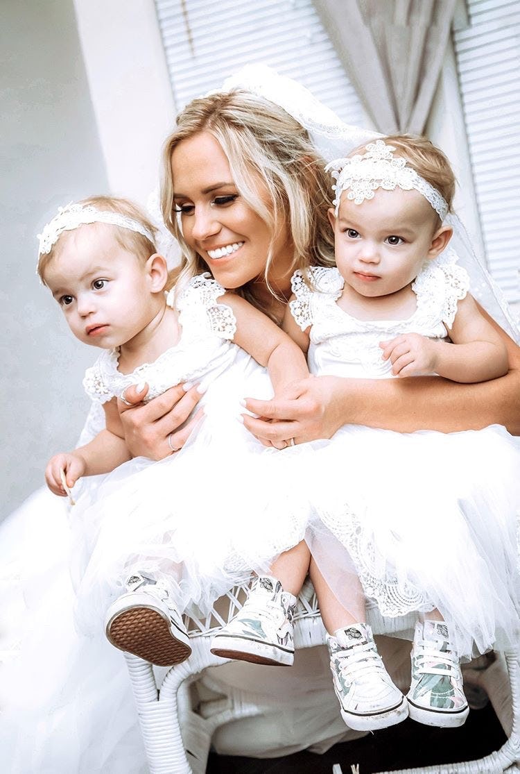 24 Stunning Photos Of Brides & Their Kids That Redefine What Wedded ...