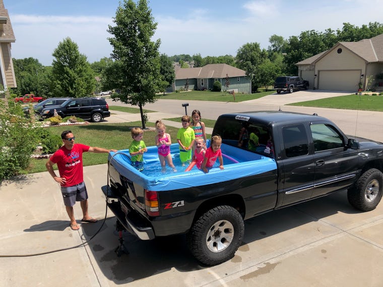 Truck Bed Pools Are The Best Summertime Parenting Hack & Made By A ...