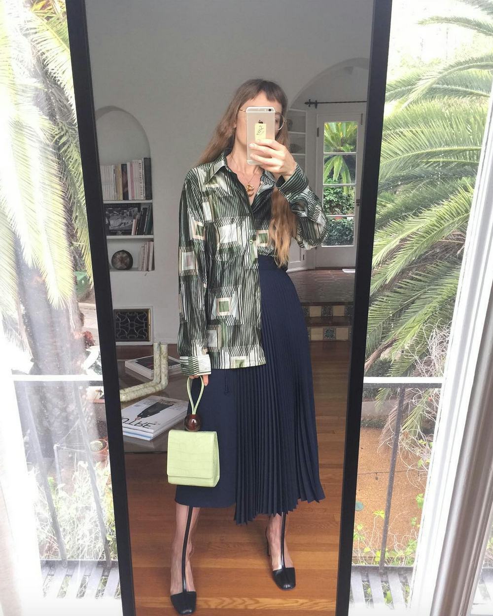 How To Tuck In A Shirt: Four Crucial Styling Ideas To Dress Up Your Look