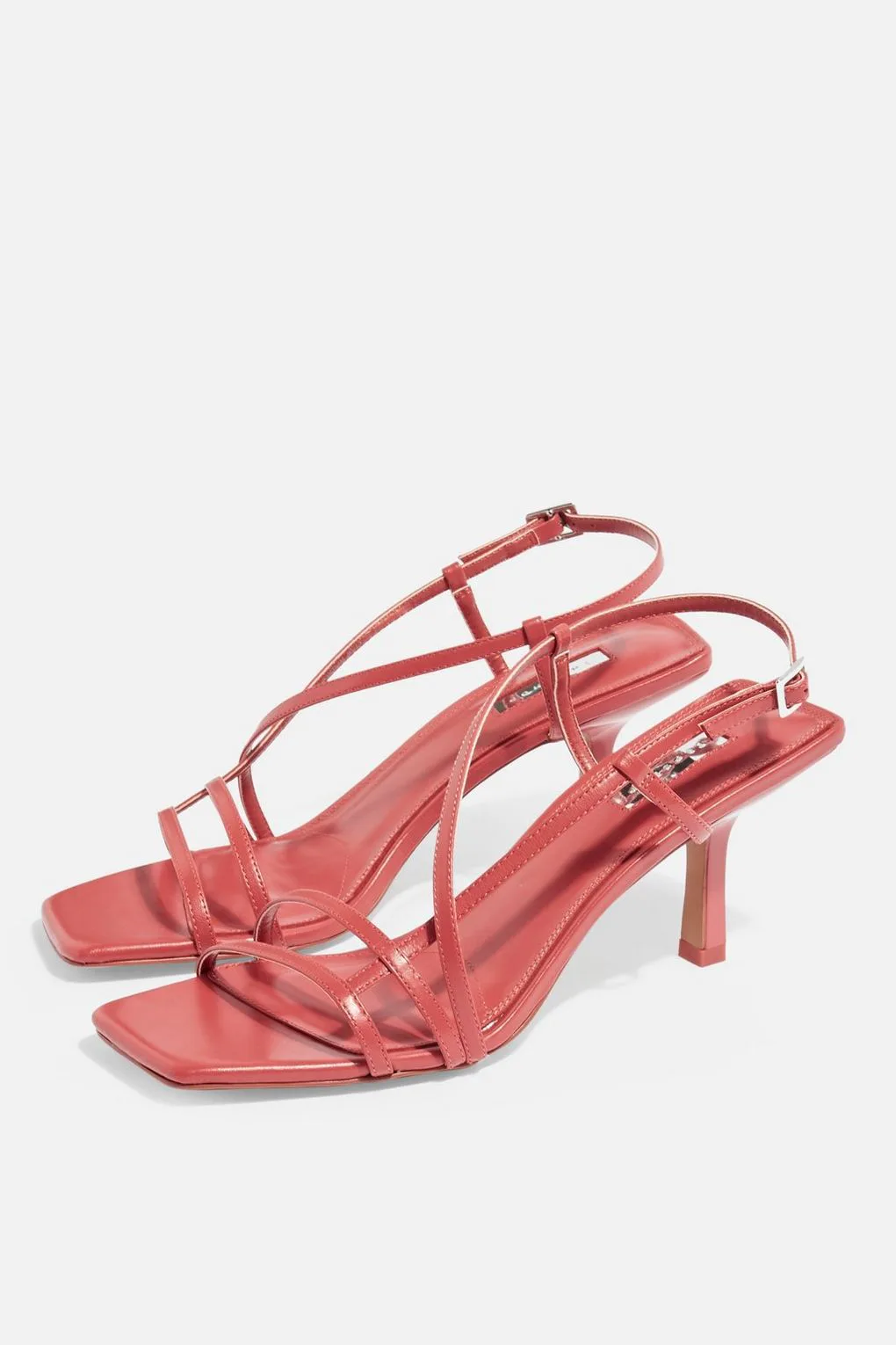 Summer 2019's Kitten Heels Trend Is The Ideal For Every Working Woman