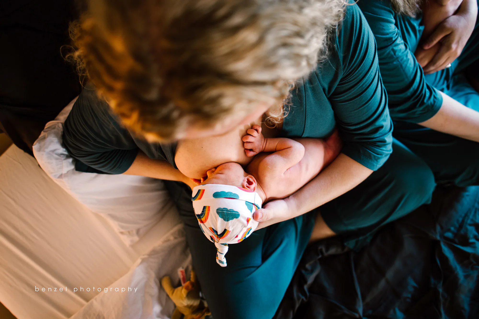 Viral Photo Of New Moms Breastfeeding Their Twins Is A Powerful ...