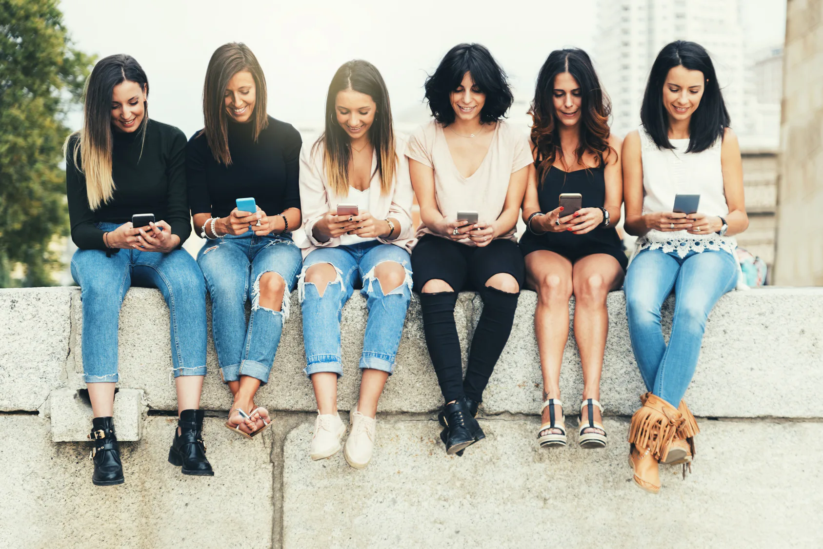 50 Clever Group Chat Names For Best Friend Chats That Keep Your Phone ...