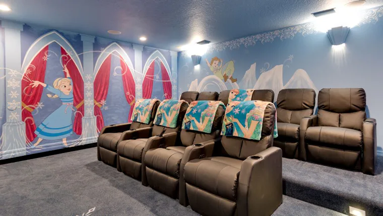 This 'Frozen'-Themed Rental House In Florida Is 100% Where Your Kid ...
