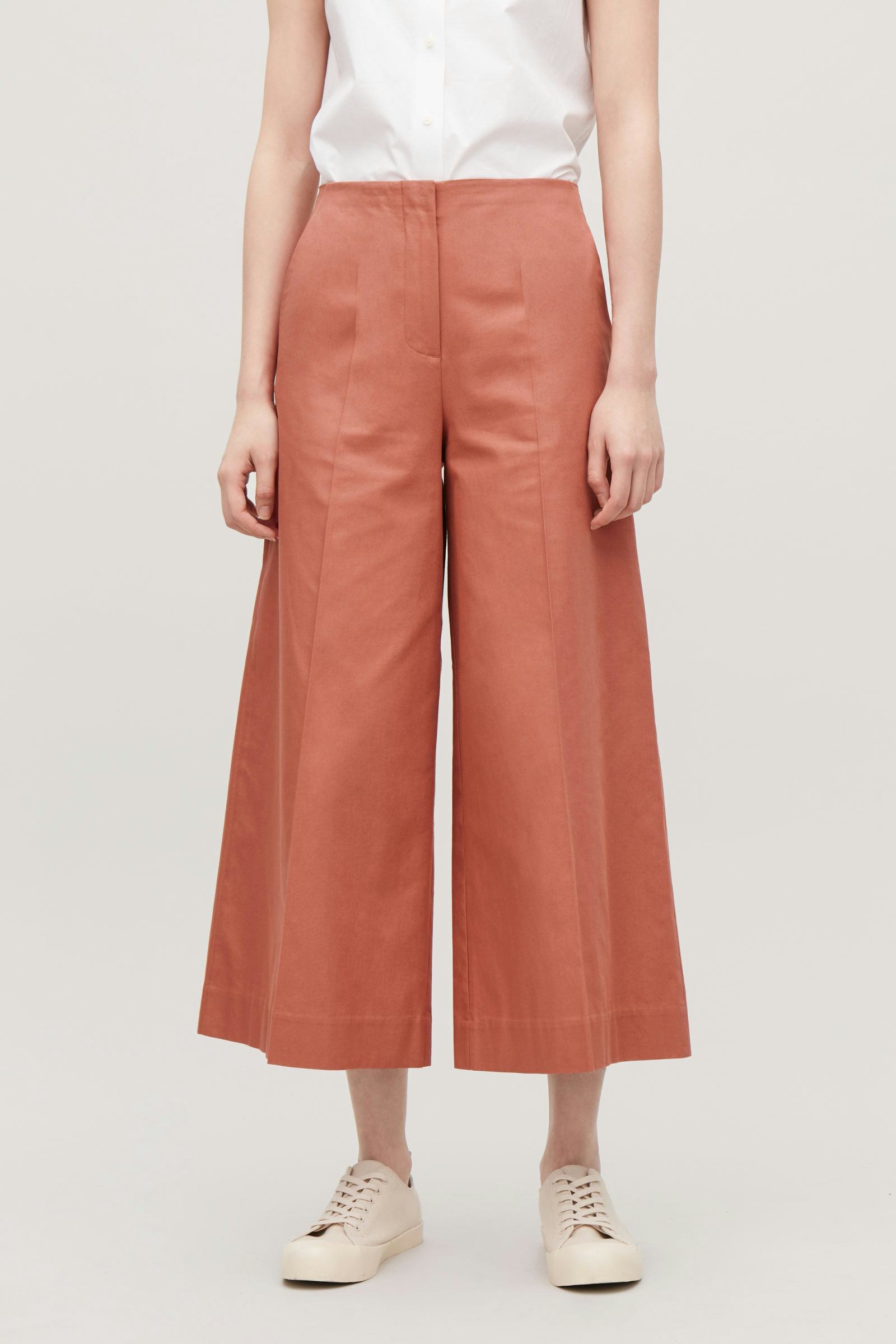 COS’ Summer 2019 Sale Has So Many Sleek Work Essentials Under $100